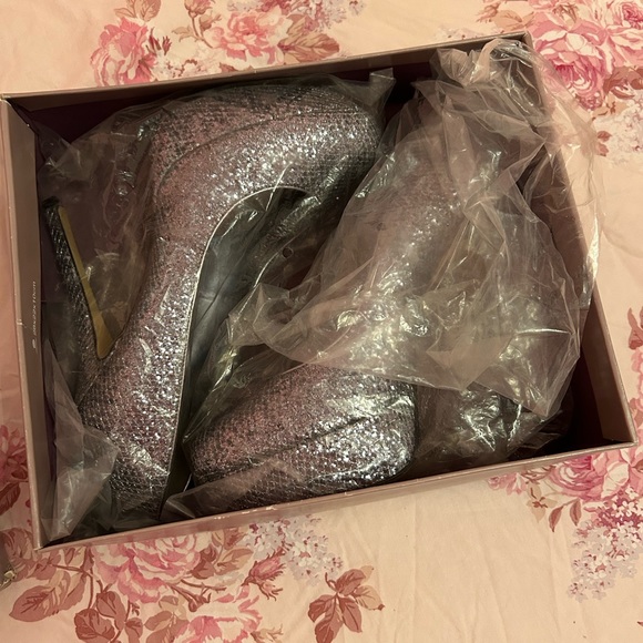 Bakers | Shoes | New Nwt Bakers Silver Pewter Platform Heels Pumps ...